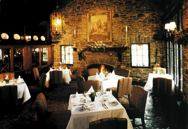 Top 3 Spots for Family Dining in Toronto